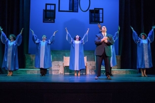 Electrifying performances dominate ‘Violet, The Musical’