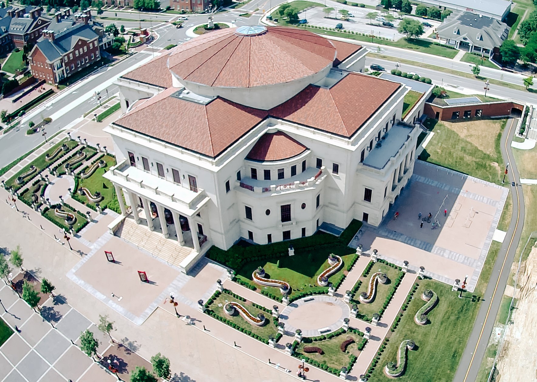 Center Presents Its New Season As It Welcomes Back Full-Capacity Audiences