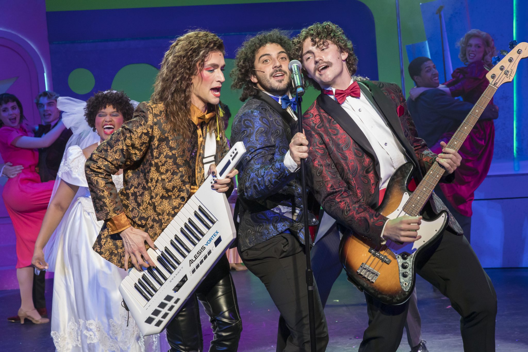 ‘The Wedding Singer’ Affectionately Recalls the 80s