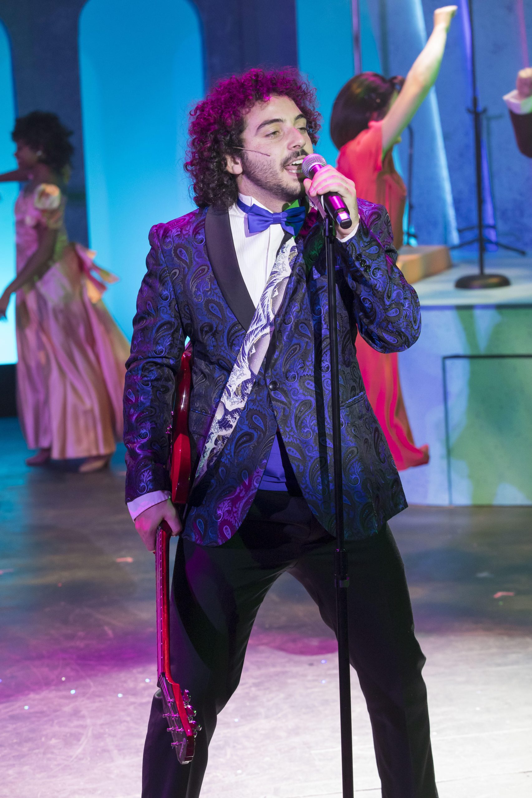 ‘The Wedding Singer’ Affectionately Recalls the 80s